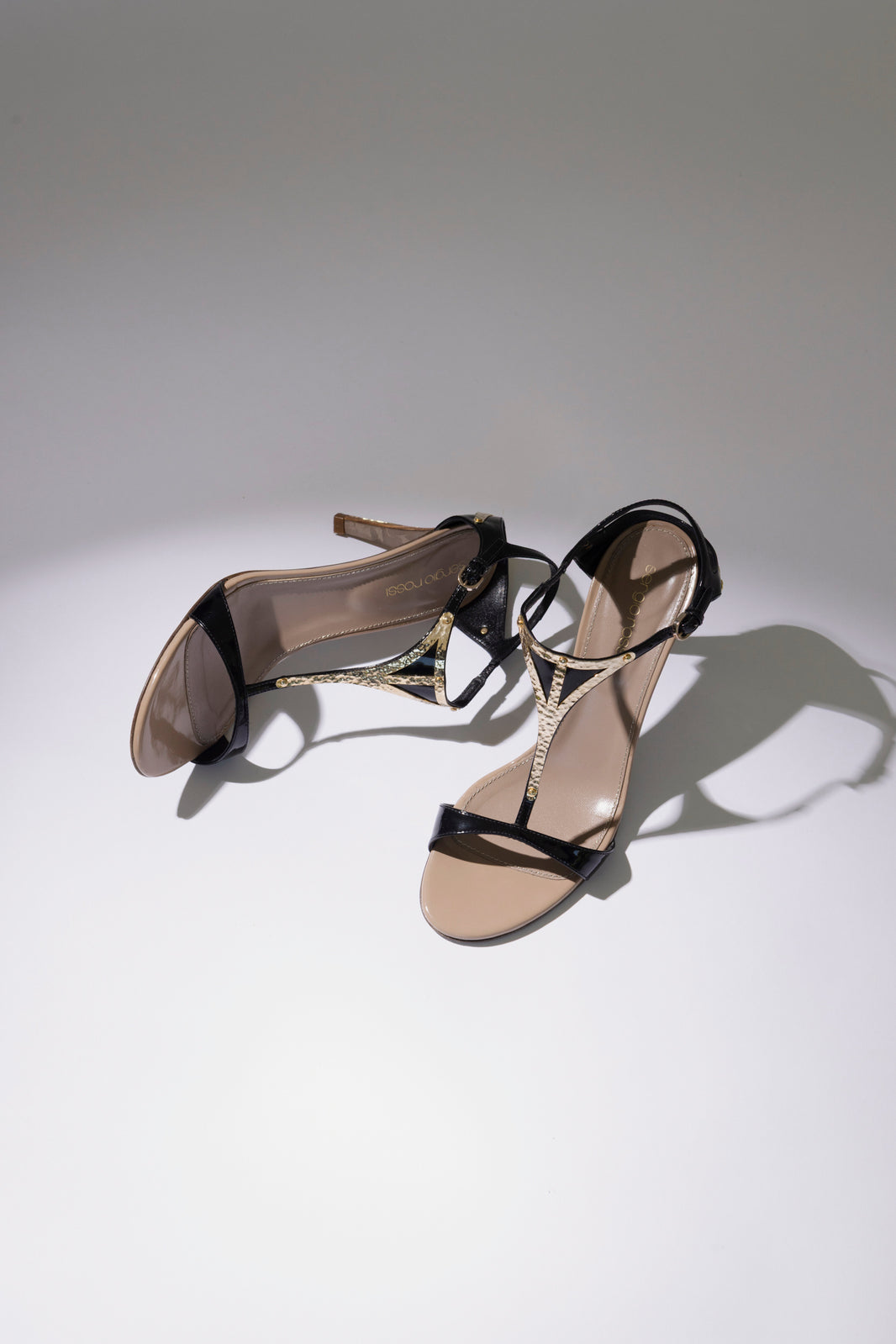 SERGIO ROSSI – tagged "color-negro" – PLACARD